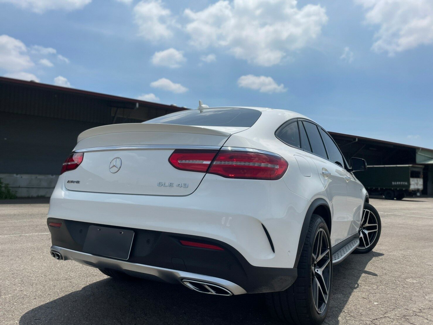 Mercedes-Benz GLE43 - Motor89