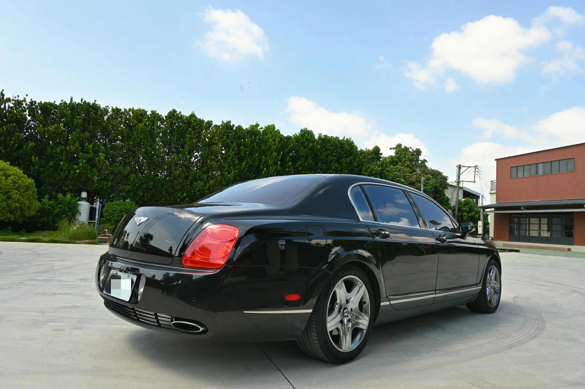 Bentley Flying Spur W12 - Motor89